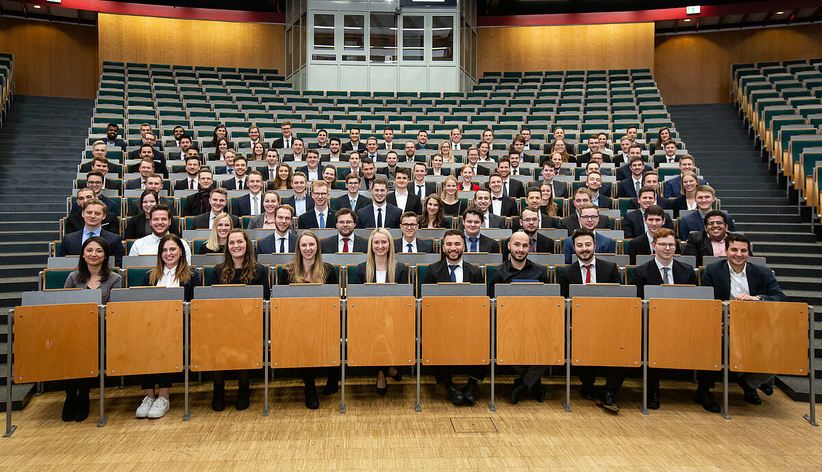 Fakultät für Maschinenbau ehrt Absolventinnen und Absolventen | Faculty ...